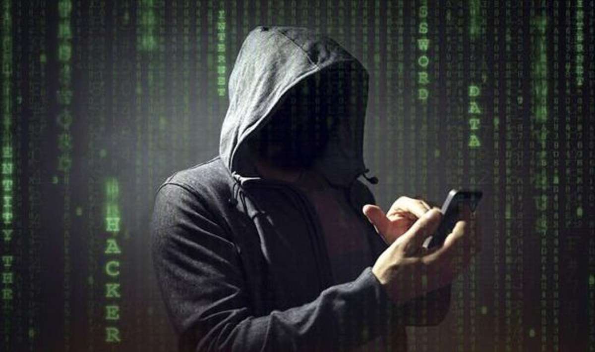 Tinder Right Swipe Proves Costly Judge Loses %E2%82%B952 Lakh In Honey Trap