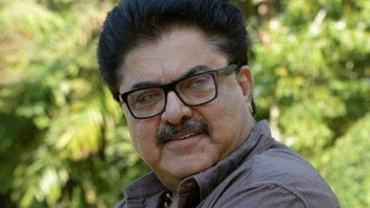 Ashok Pandit Gets Angry Over Akbaruddin Owaisis Video