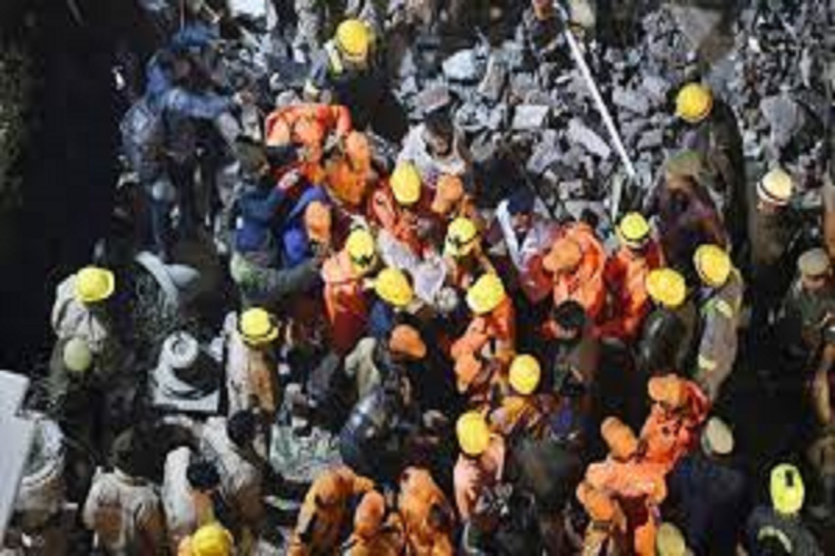 Building Collapse In Lucknow Over A Dozen Rescued