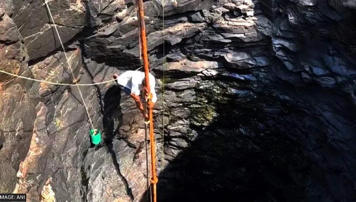 For Water They Enter Into Well With Rope For Almost 50 Years